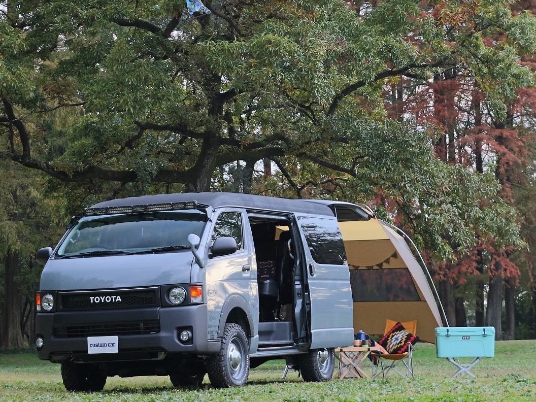 『LET’S GO 4WD』に上げ系四駆カスタムの丸目ハイエースFD-classicが掲載されました！｜ハイエース専門店カスタム情報ブログ flexdream